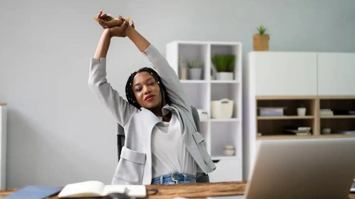 10 Exercises to Do at Your Desk – Get Fit at Work – General Health Magazine